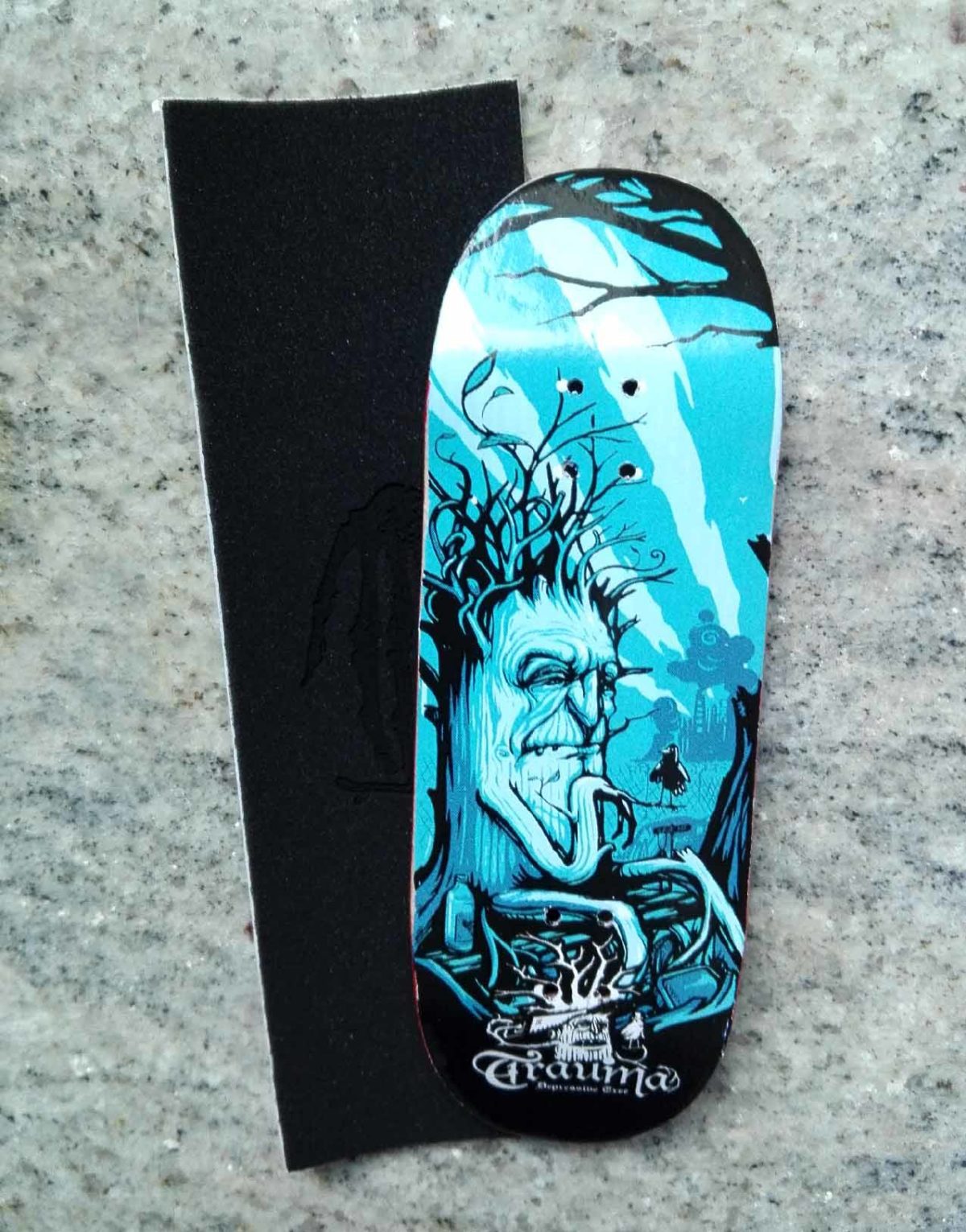 french fingerboard brand - Closeup Fingerskate - Fingerboards